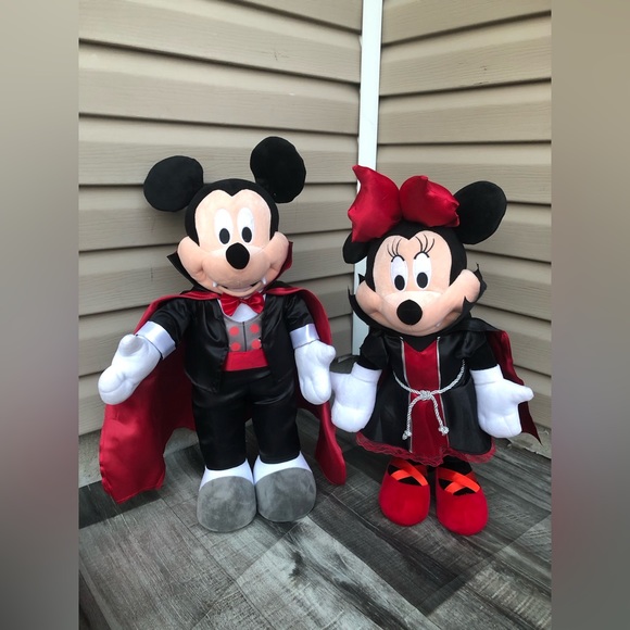 Holiday | Disney Vampire Mickey And Minnie Mouse Halloween Door ...